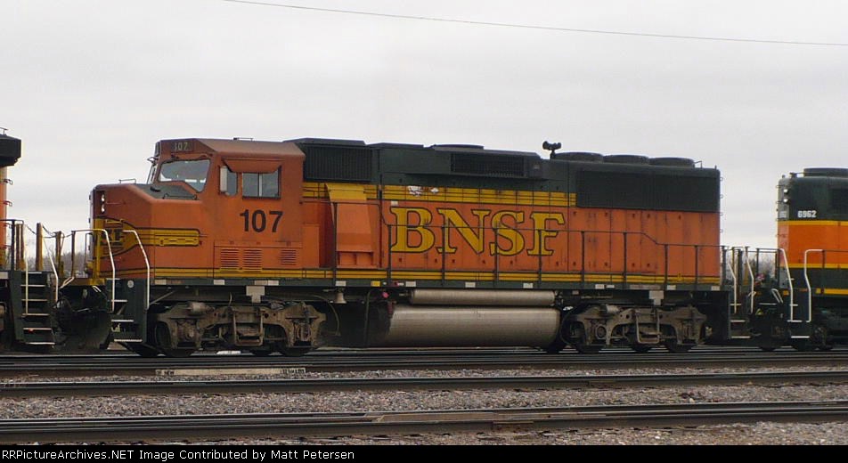 BNSF 107